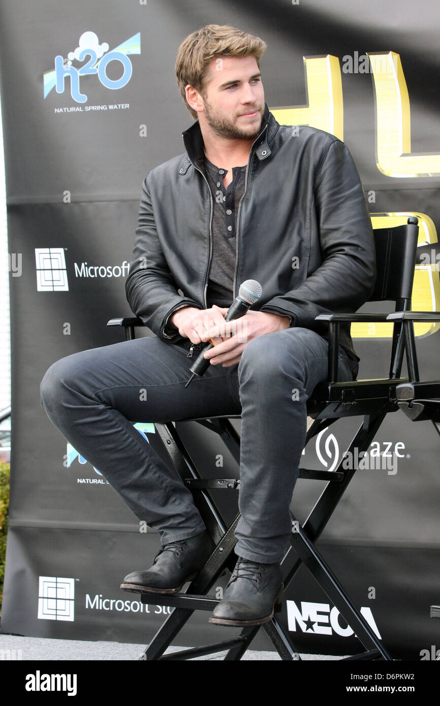 Liam Hemsworth makes their last stop on the Hunger Games 2012 Mall Tour in Seattle, March 10 ...