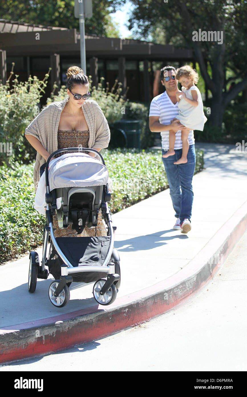 Jessica Alba, Cash Warren, Honor Marie and Haven Warren enjoy the day ...