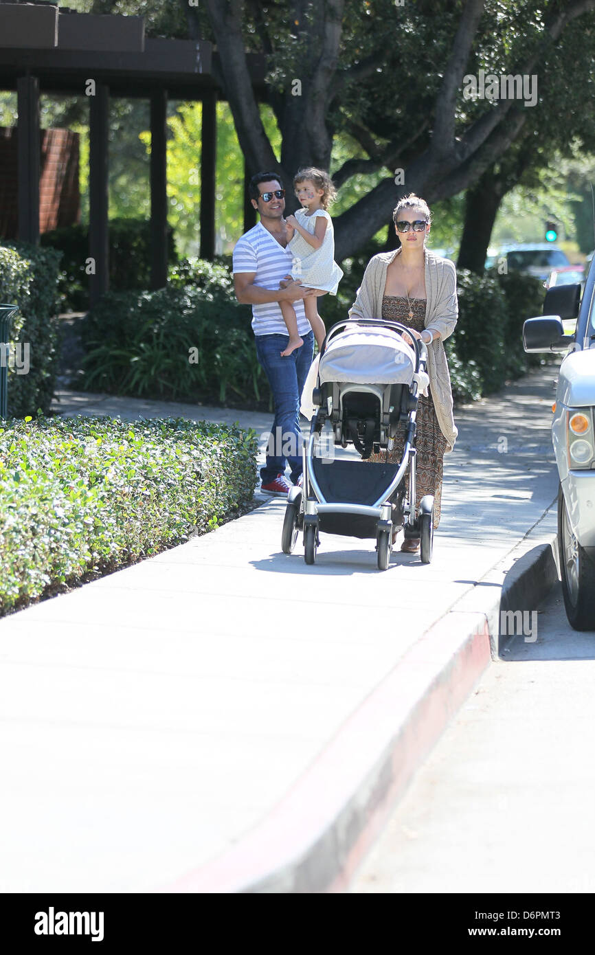 Jessica Alba, Cash Warren, Honor Marie and Haven Warren enjoy the day ...