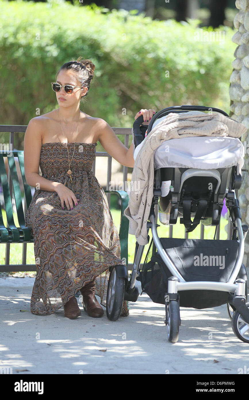Jessica Alba, Cash Warren, Honor Marie and Haven Warren enjoy the day ...
