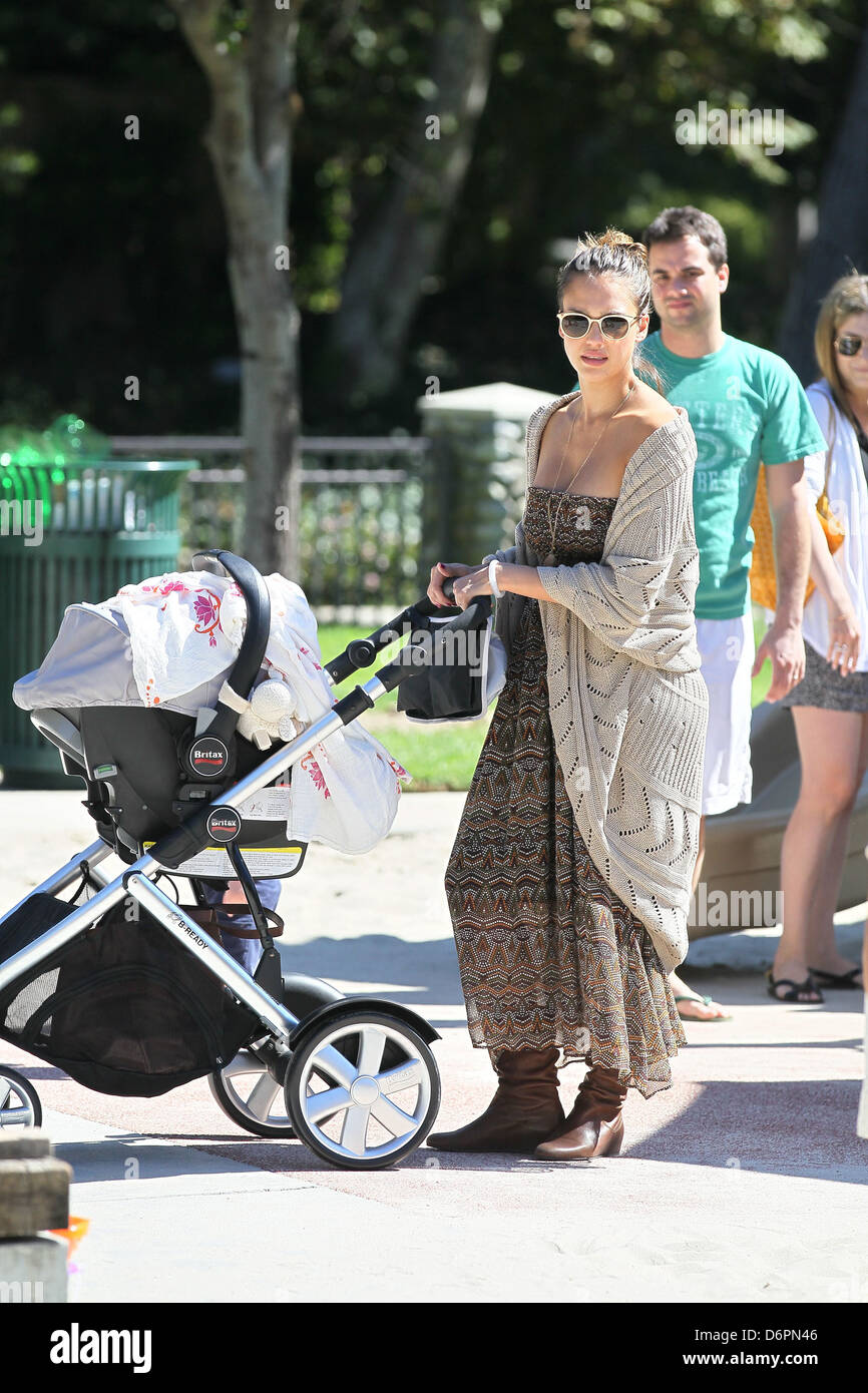 Jessica Alba, Cash Warren, Honor Marie and Haven Warren enjoy the day ...