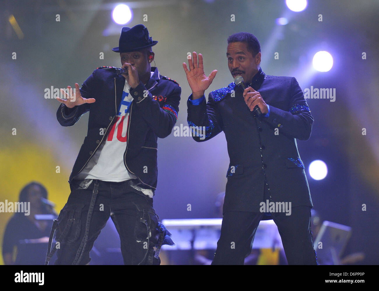 JLS and The Jackson Brothers Michael Forever: Michael Jackson Tribute ...
