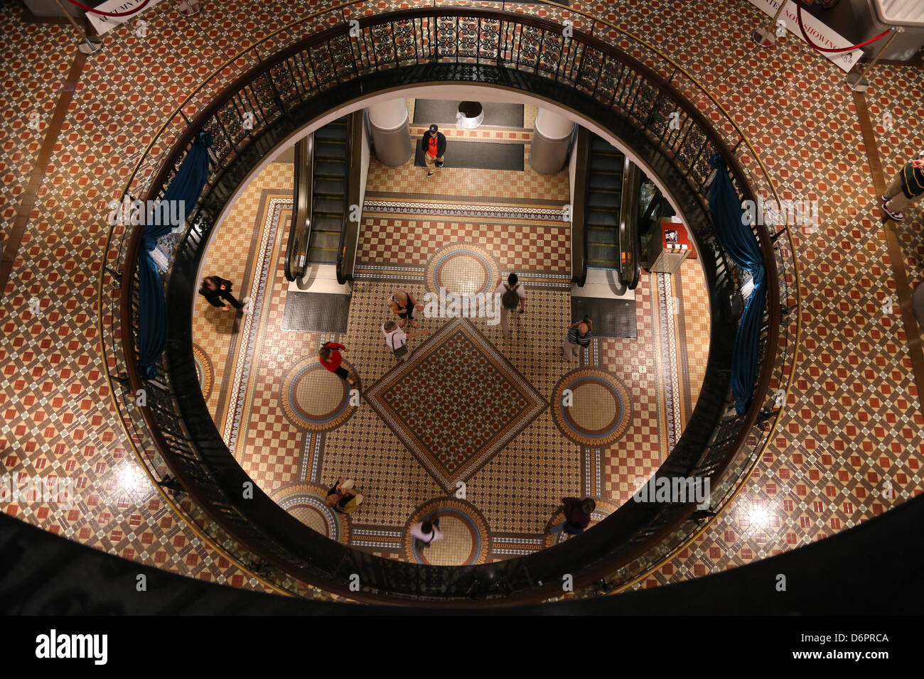 Vintage Architecture inside a shopping mall Stock Photo - Alamy