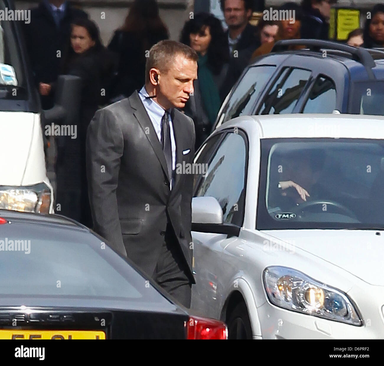 Daniel Craig filming a scene for the new James Bond film 'Skyfall' in ...