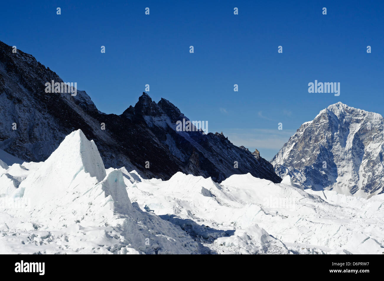 Khumbu glacier everest hi-res stock photography and images - Alamy