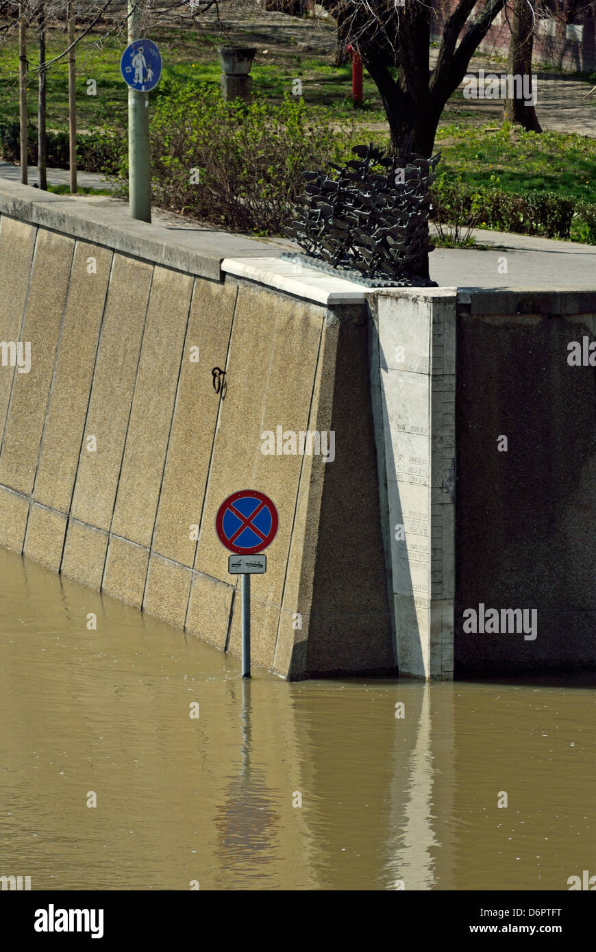 Water meter sign hi-res stock photography and images - Alamy
