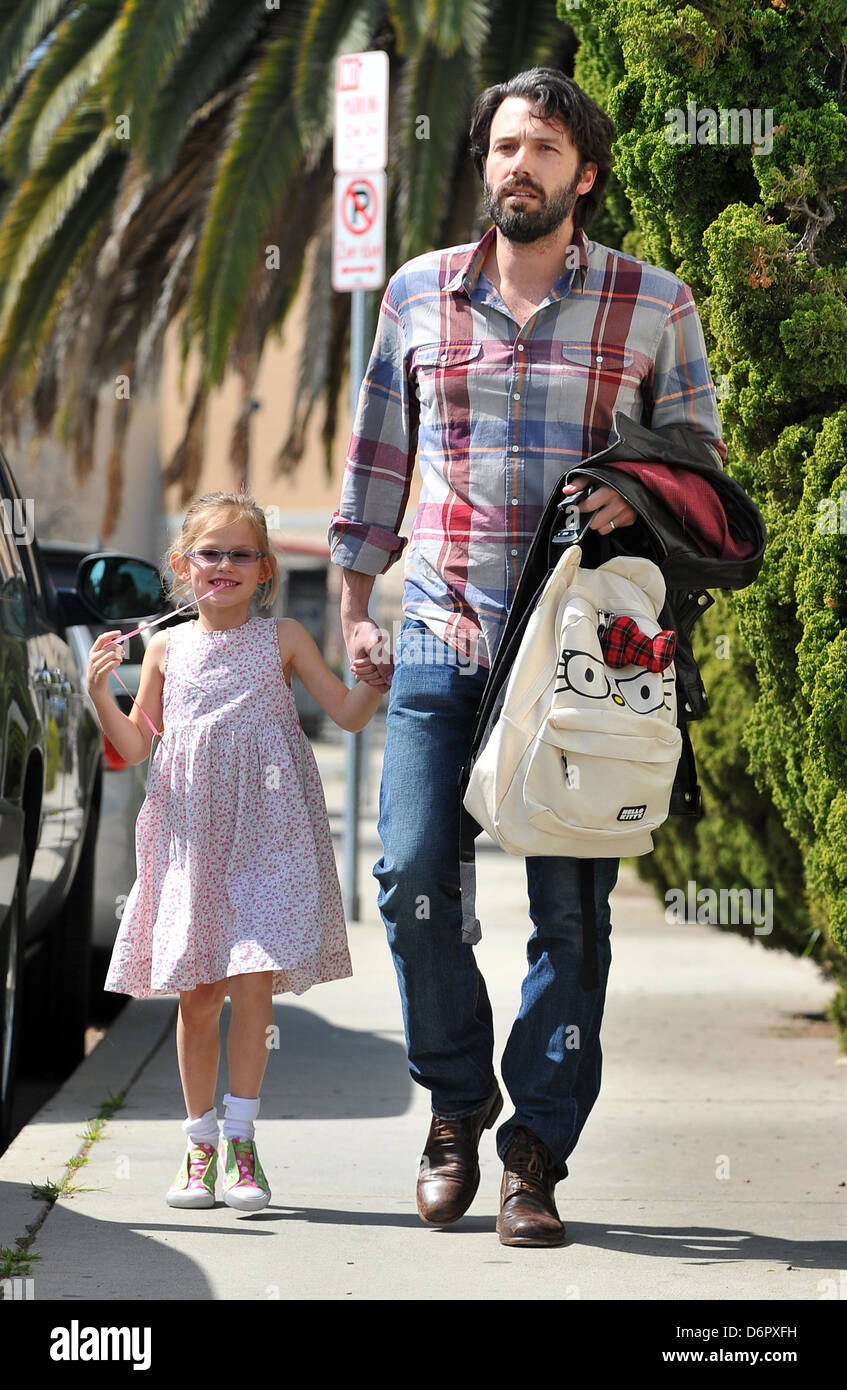 Ben Affleck takes his daughter Violet to a ballet class Los Angeles ...