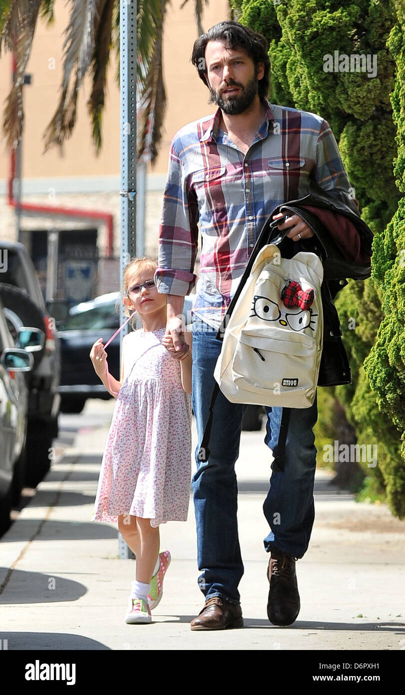 Ben Affleck takes his daughter Violet to a ballet class Los Angeles ...