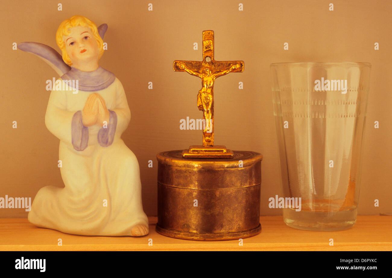 White robe hi-res stock photography and images - Alamy