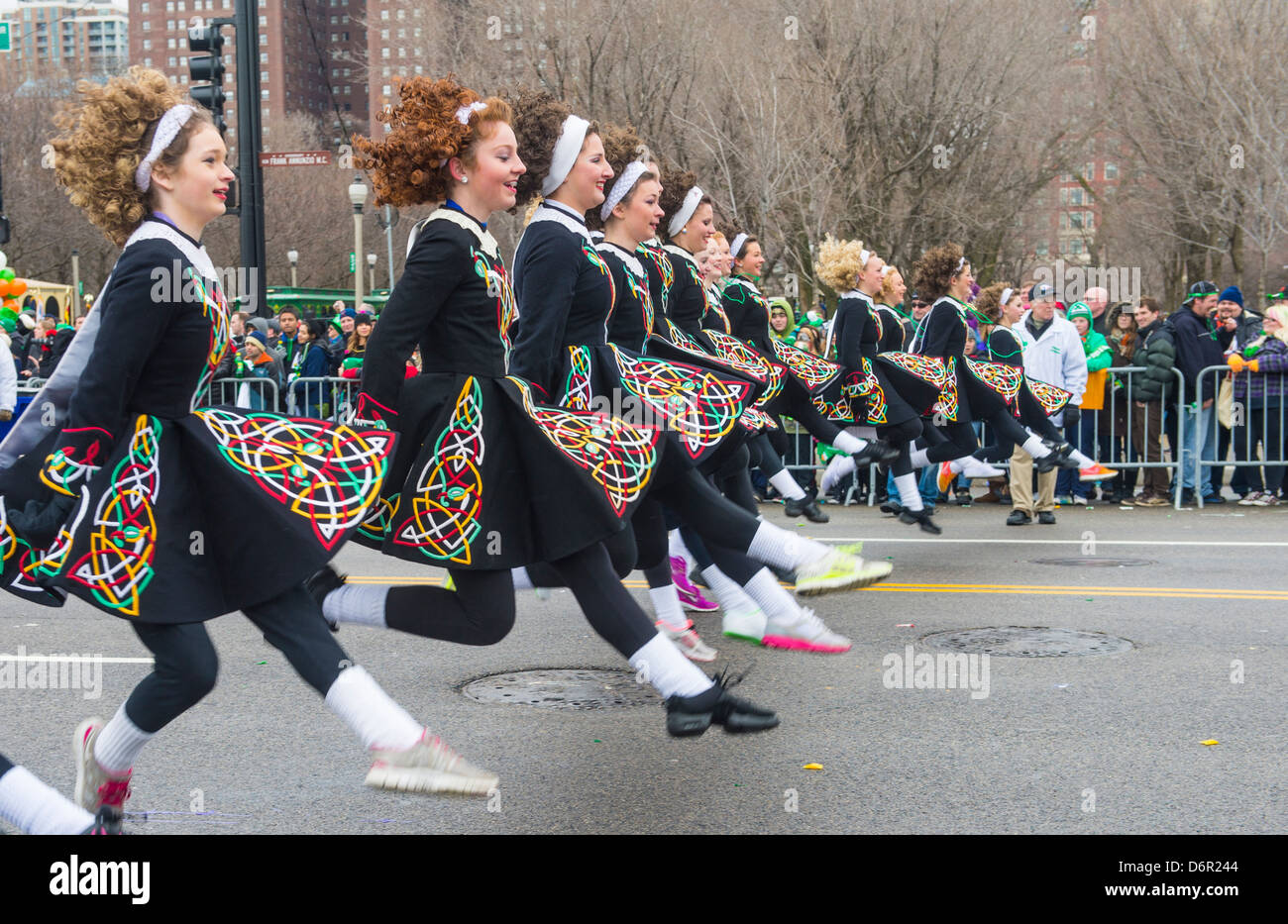 Irish dancers participate at the annual Saint Patrick's Day Parade in ...