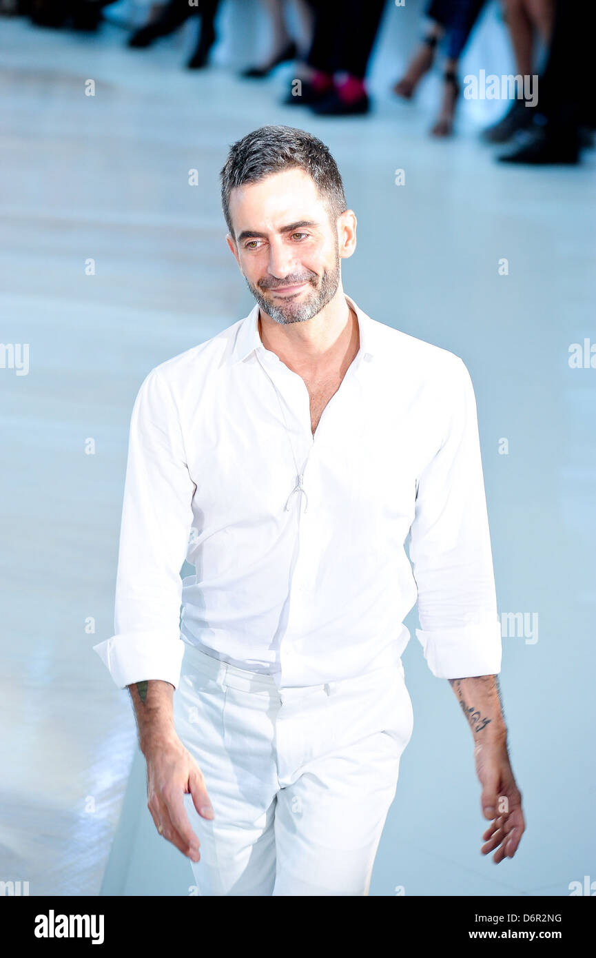 Marc Jacobs Paris Fashion Week Spring/Summer 2012 Ready To Wear - Louis ...