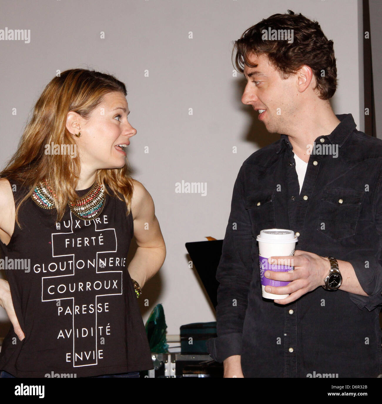 Christian Borle Sutton Foster Wedding 'Younger' Star Sutton Foster ...