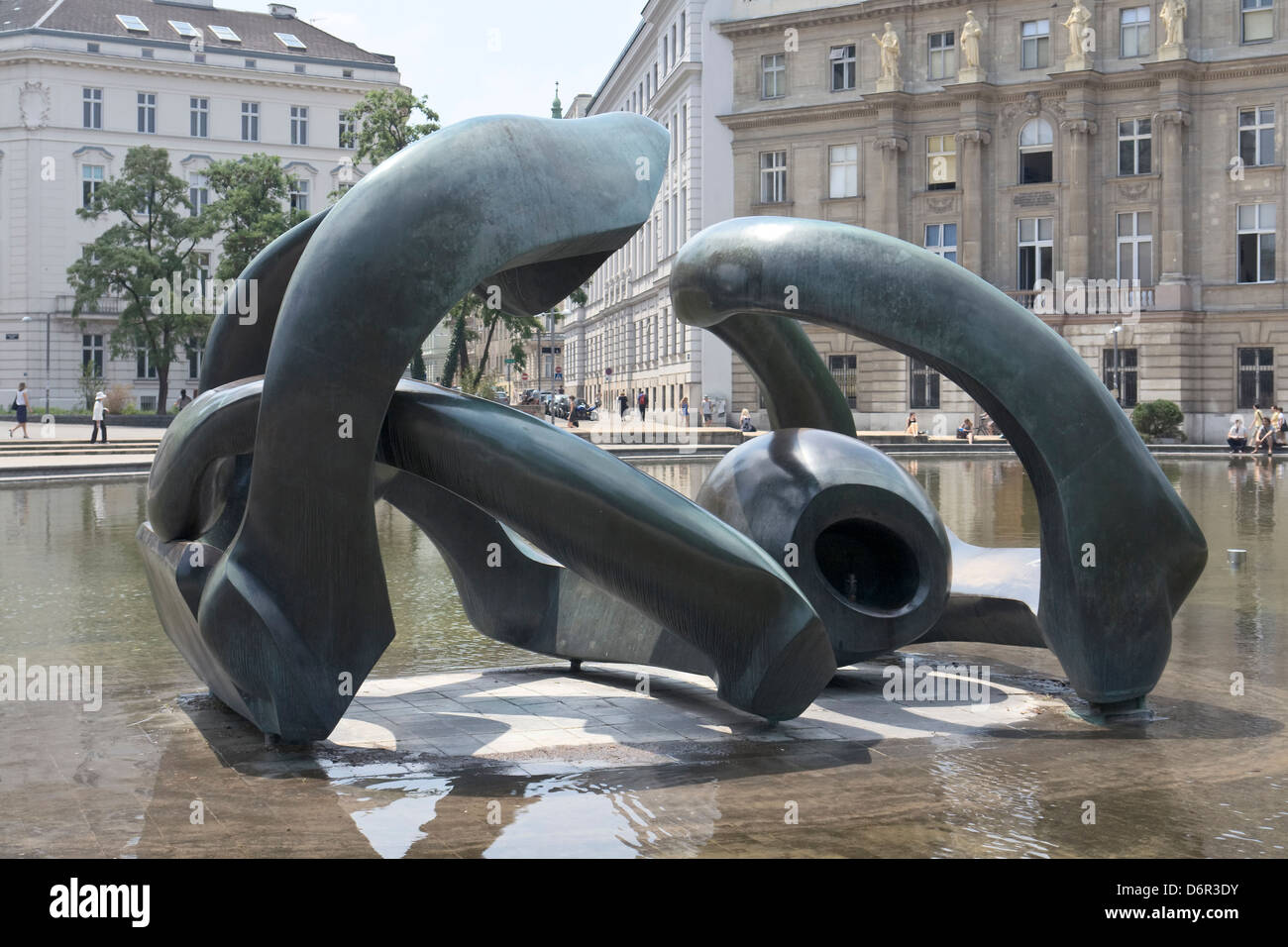 Sculpture in vienna hi-res stock photography and images - Alamy