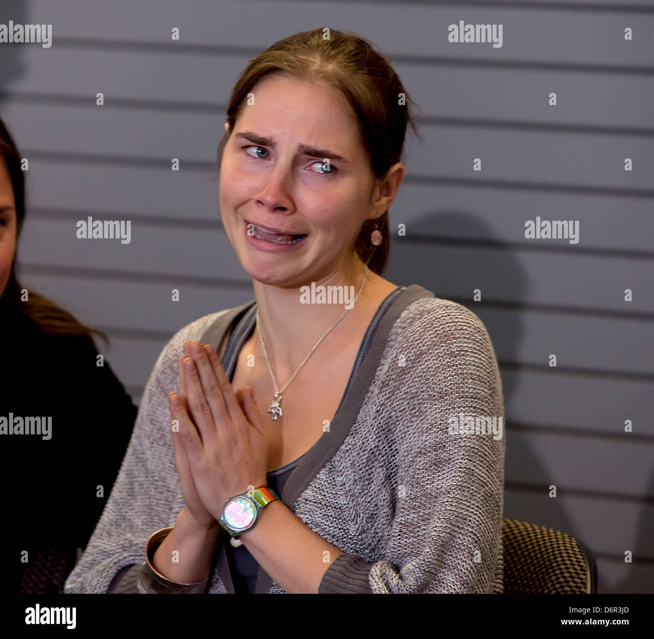 Amanda Knox addresses the media for the first time during a press ...