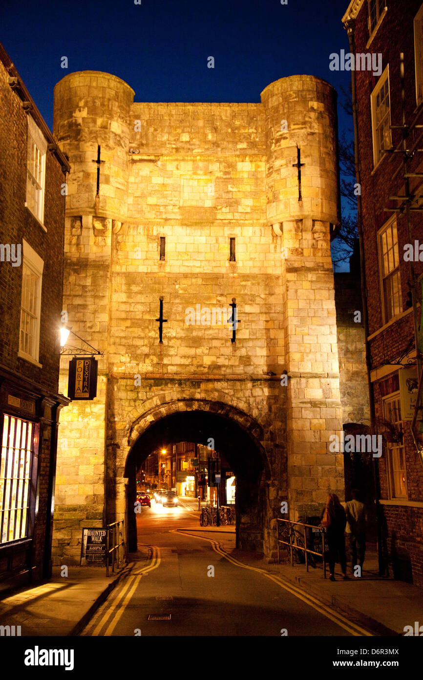 York city walls at night hi-res stock photography and images - Alamy
