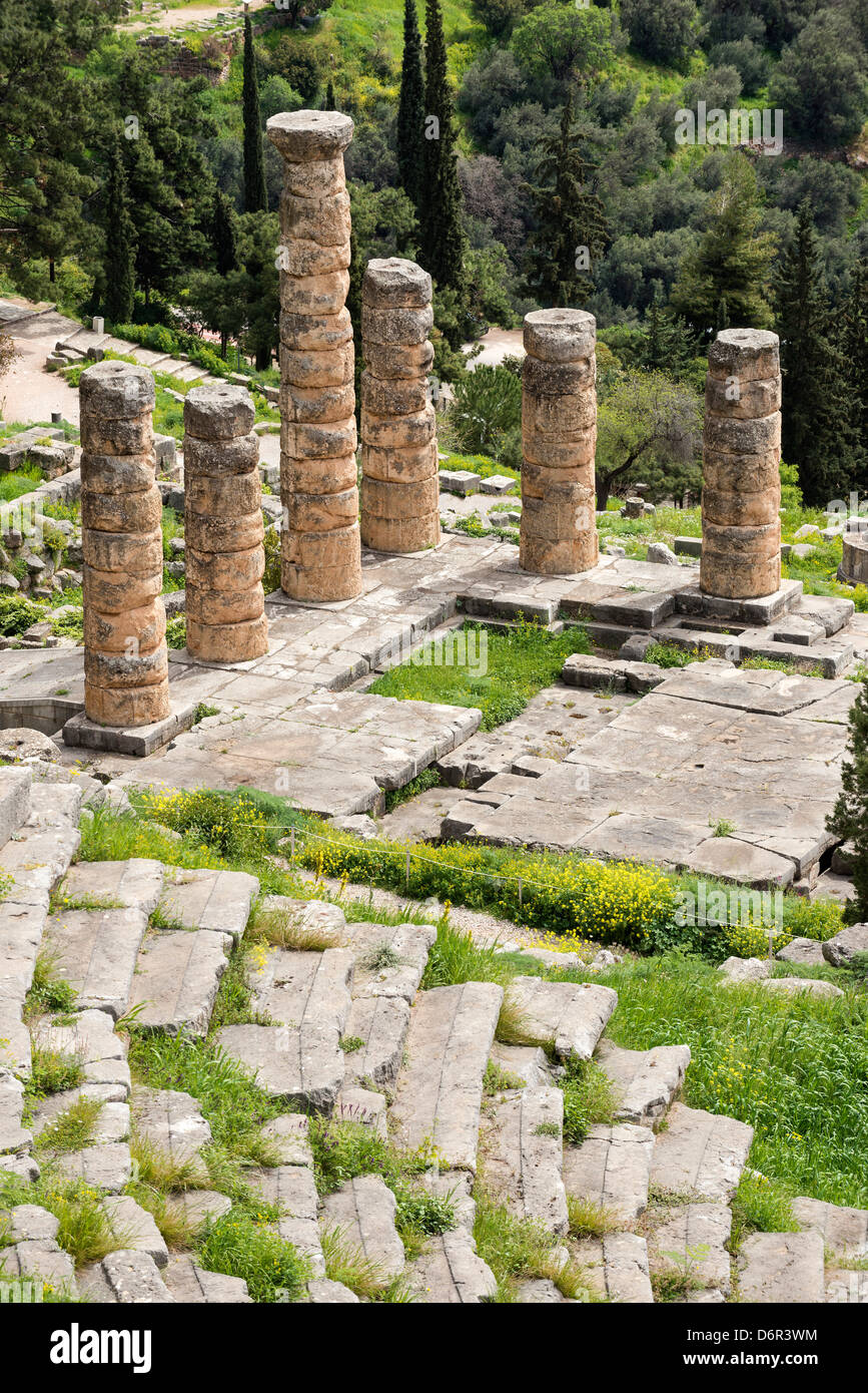Delphi temple hi-res stock photography and images - Alamy