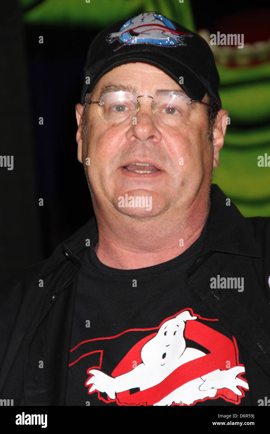 Actor Dan Aykroyd unveils Ghostbusters slot machine and cuts ribbon at ...