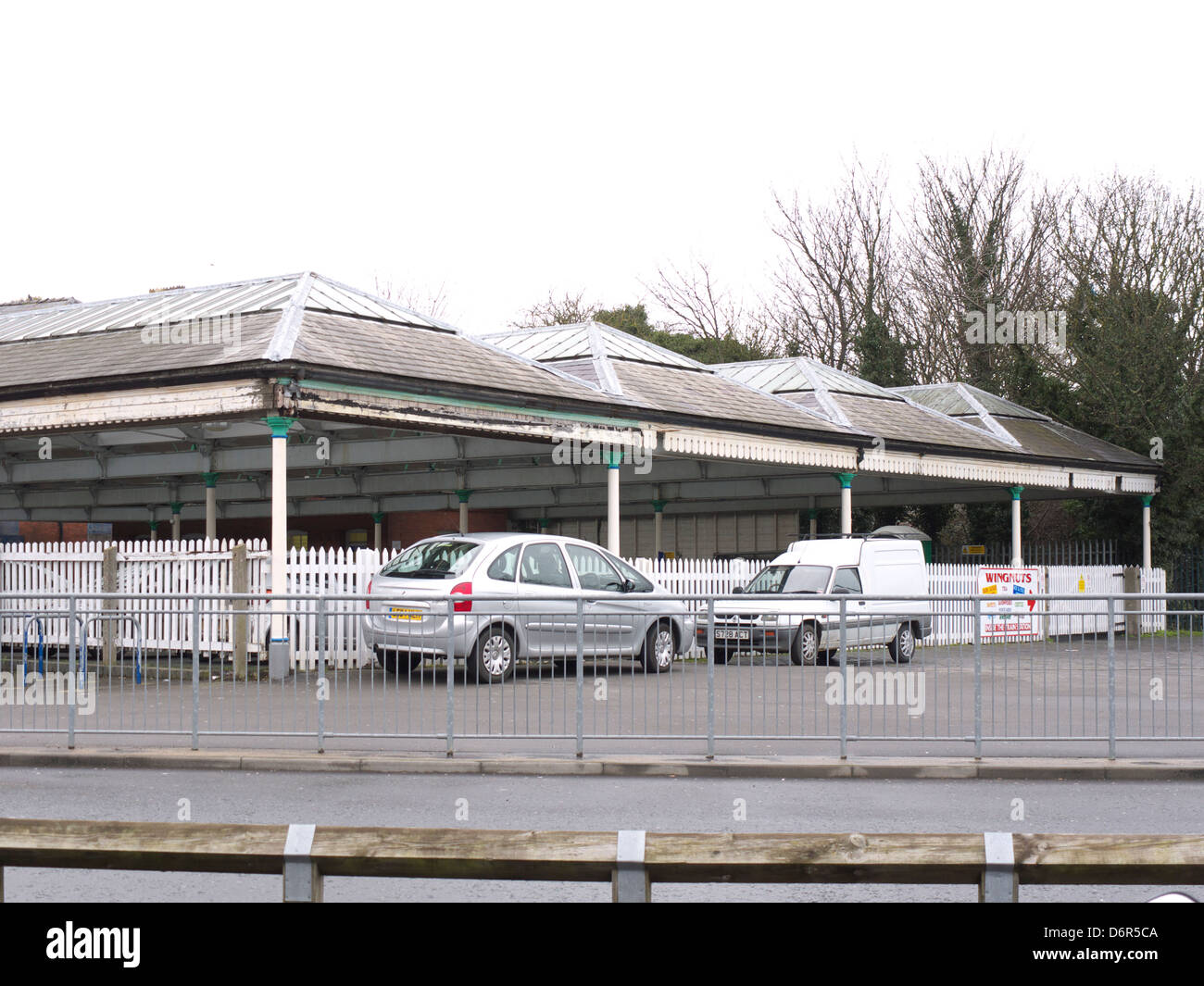Skegness railway station hi-res stock photography and images - Alamy