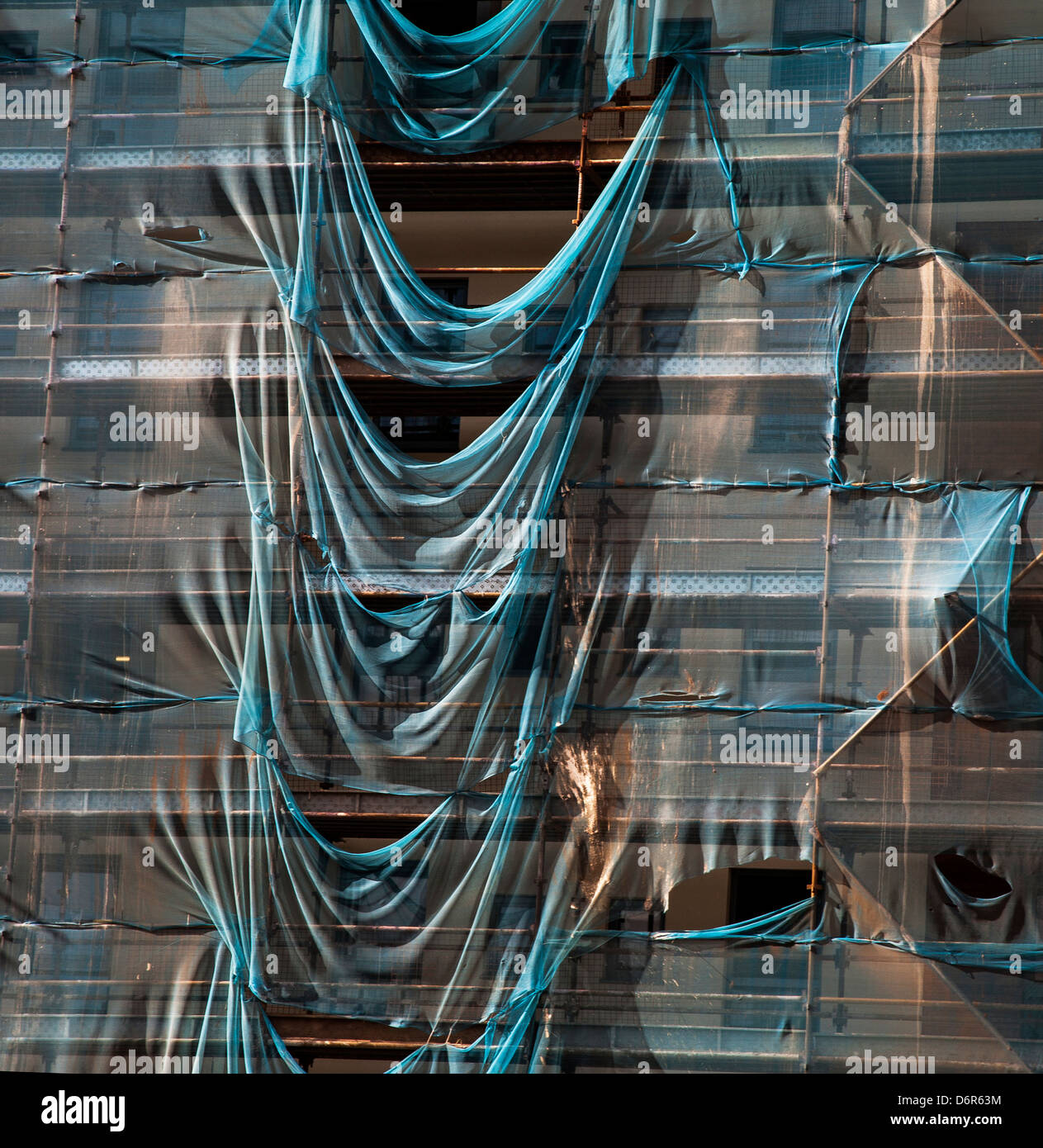 Safety netting systems hi-res stock photography and images - Alamy