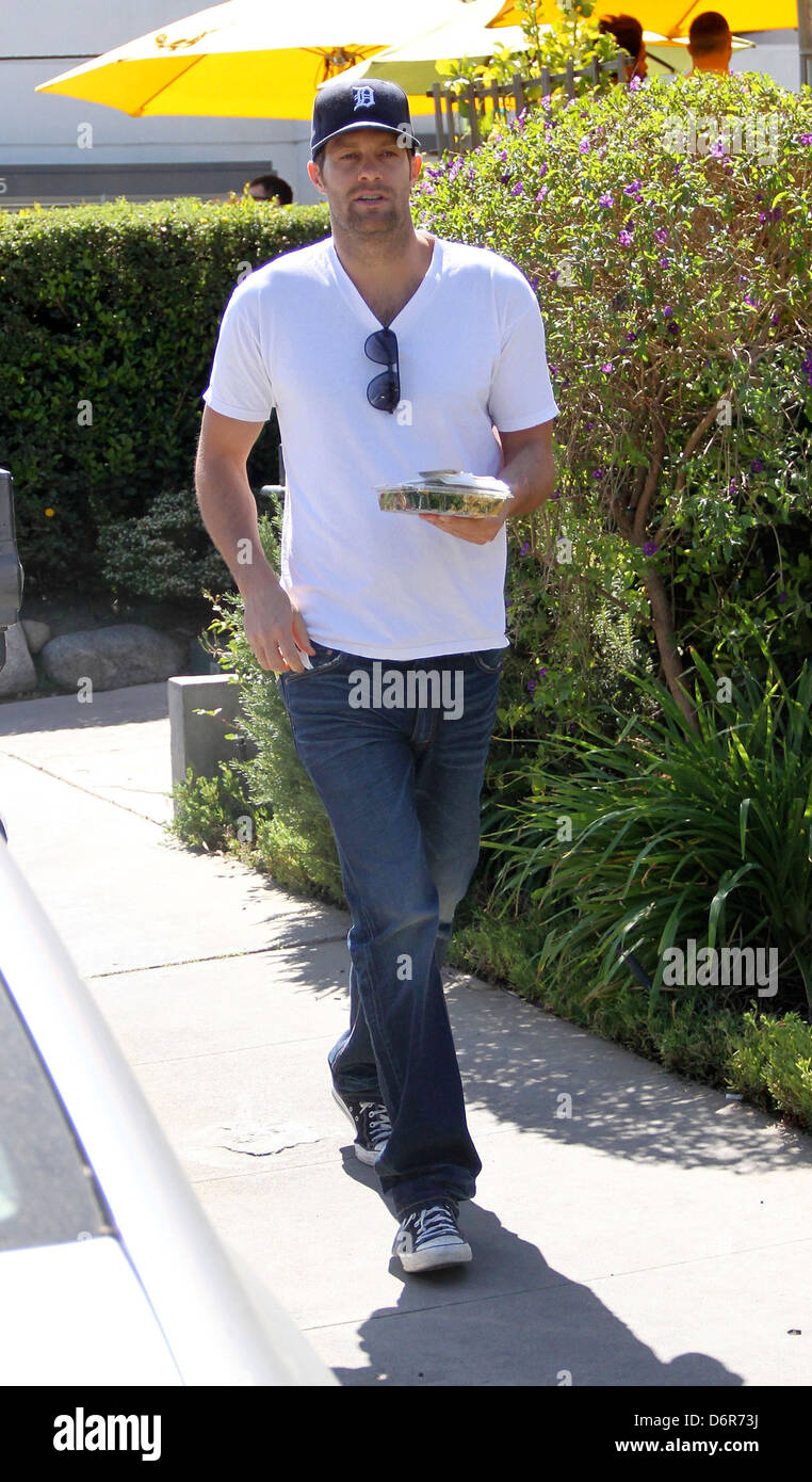 How Tall Is Geoff Stults