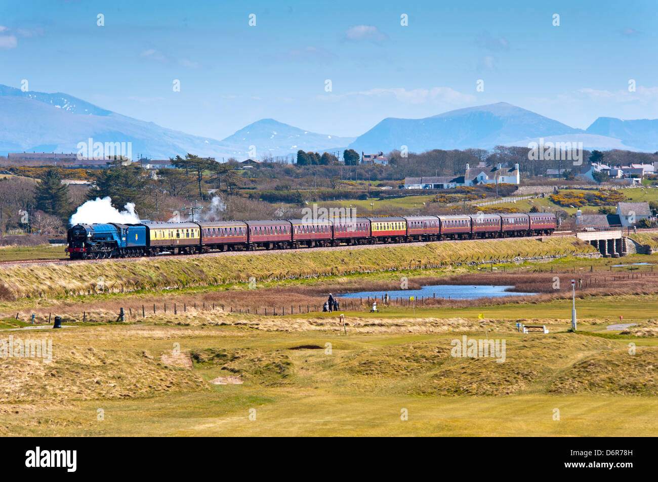 Rhosneigr railway hi-res stock photography and images - Alamy