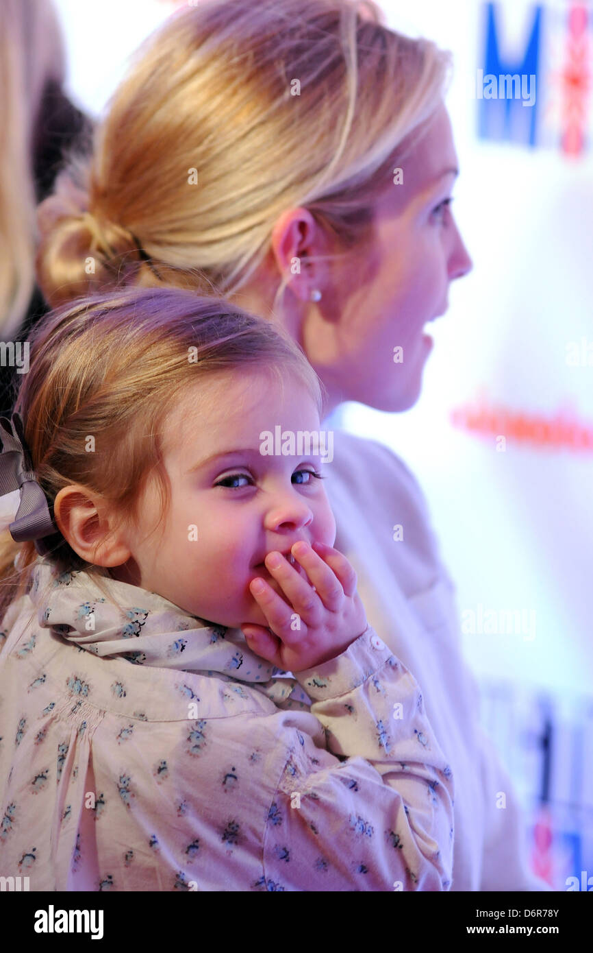 Kelly rutherford and daughter helena hi-res stock photography and ...