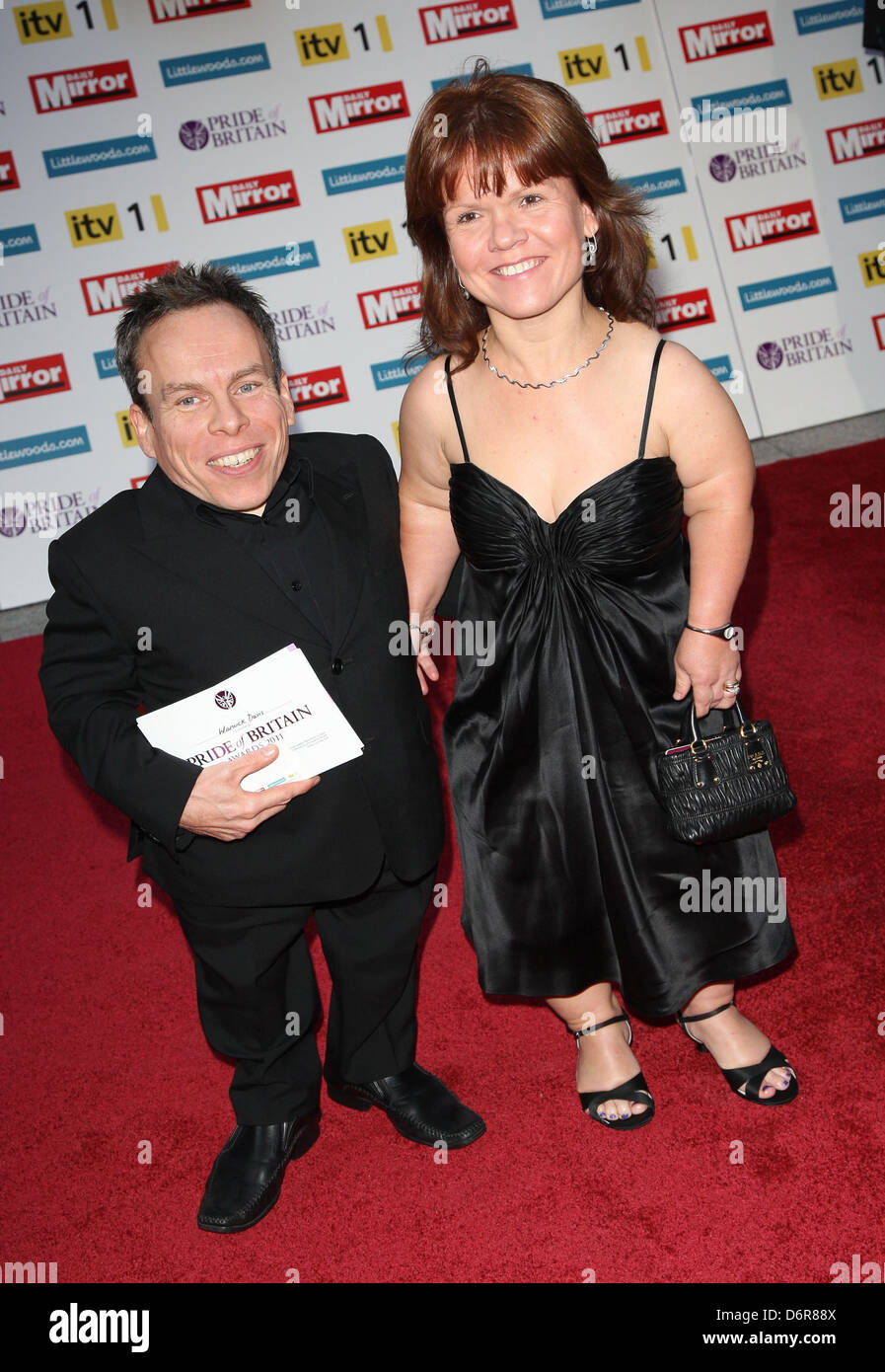 Warwick davis and wife where hi-res stock photography and images - Alamy