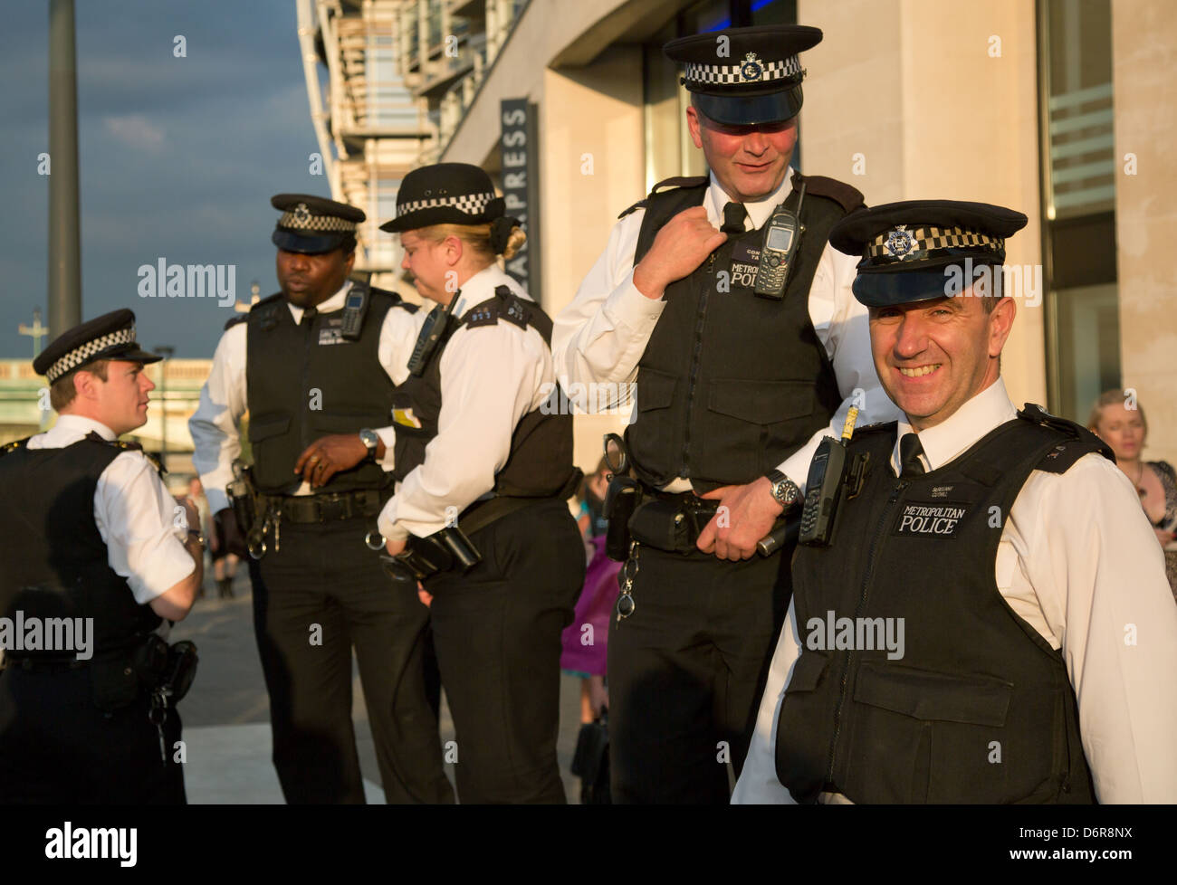 London, UK, Bobbies the Metropolitan Police supervise a small ...
