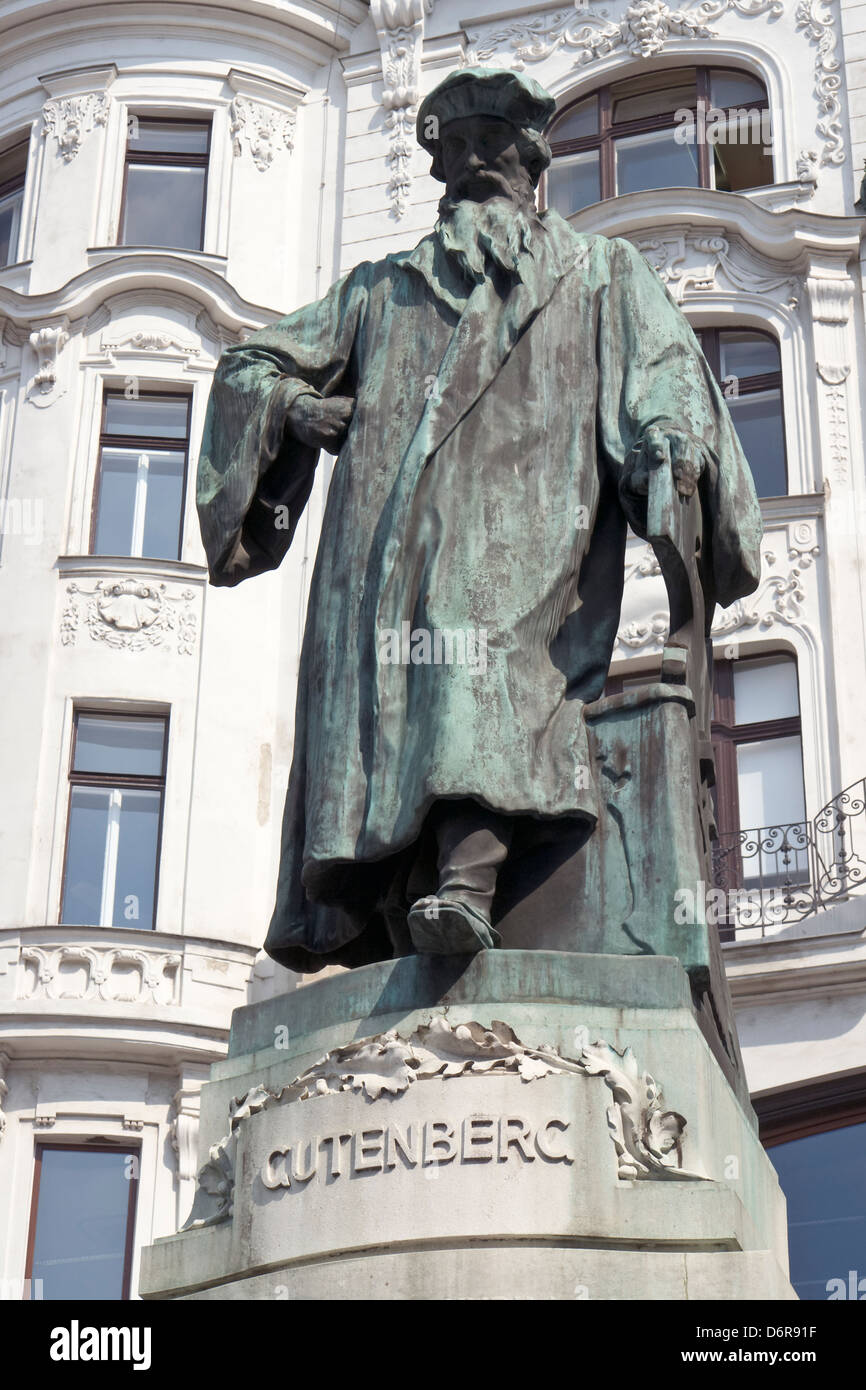 Johannes Gutenberg Statue Stock Photos & Johannes Gutenberg Statue ...