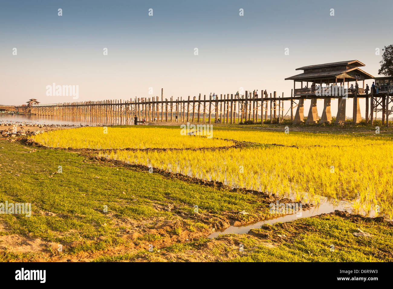U Bein wooden bridge, world’s longest teak footbridge, crossing ...