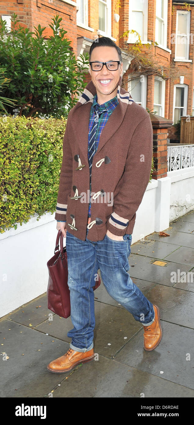 Gok Wan arriving at Fearne Cotton's house for her Christmas Party ...