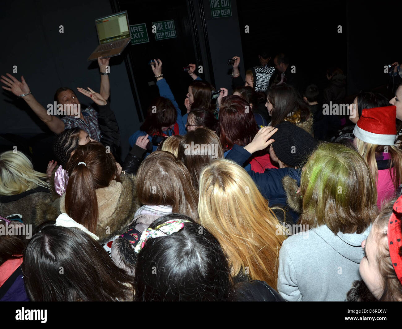 Atmosphere Jedward drive their fans wild when they appeared at the ...