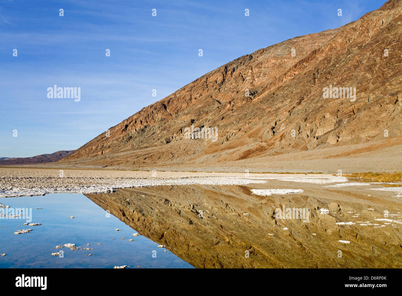 Salt pool in badwater hi-res stock photography and images - Alamy
