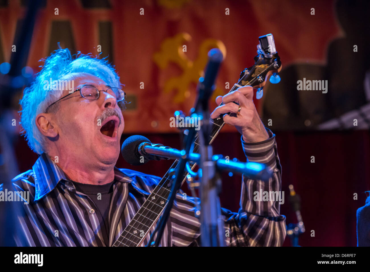 Brooklyn, U.S. 20 April 2013. Peter Stampfel singing and playing at the ...
