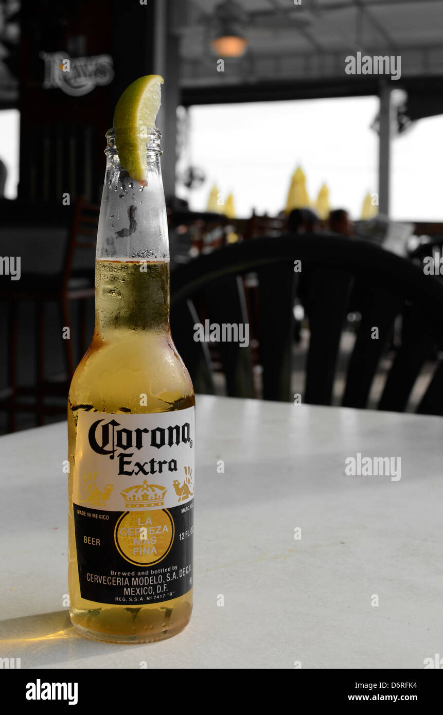 Cerveza mexicana corona hi-res stock photography and images - Alamy