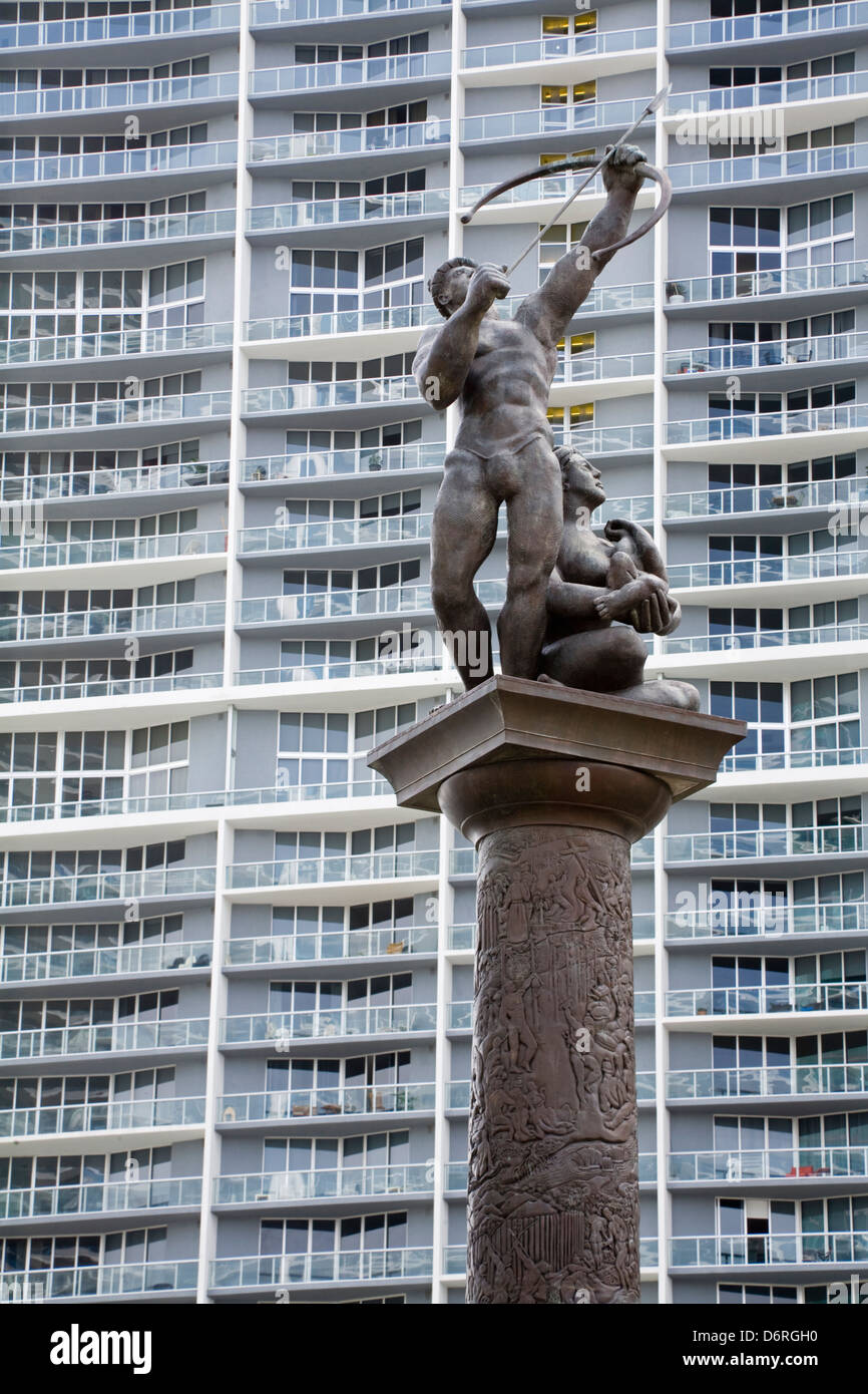 Pillar of History Statue by Manuel Carbonell on Brickell Bridge, Miami ...