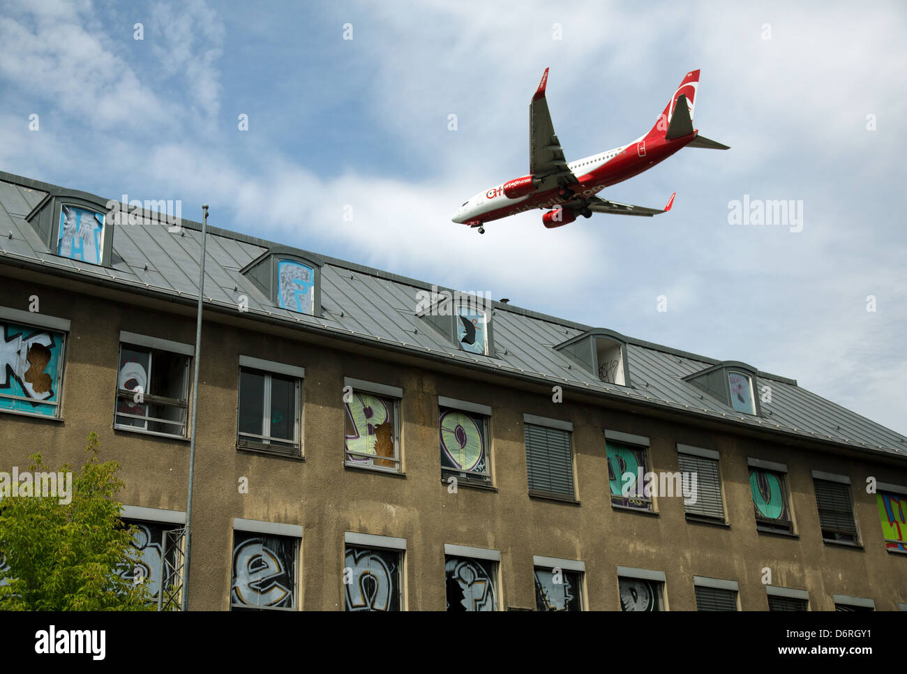 Flying unit house hi-res stock photography and images - Alamy