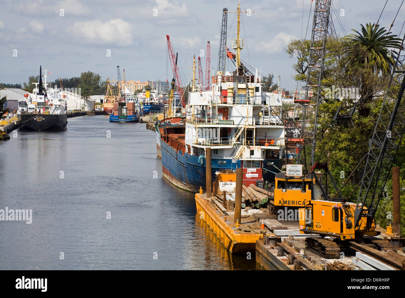 Cargo ship on the miami river hi-res stock photography and images - Alamy