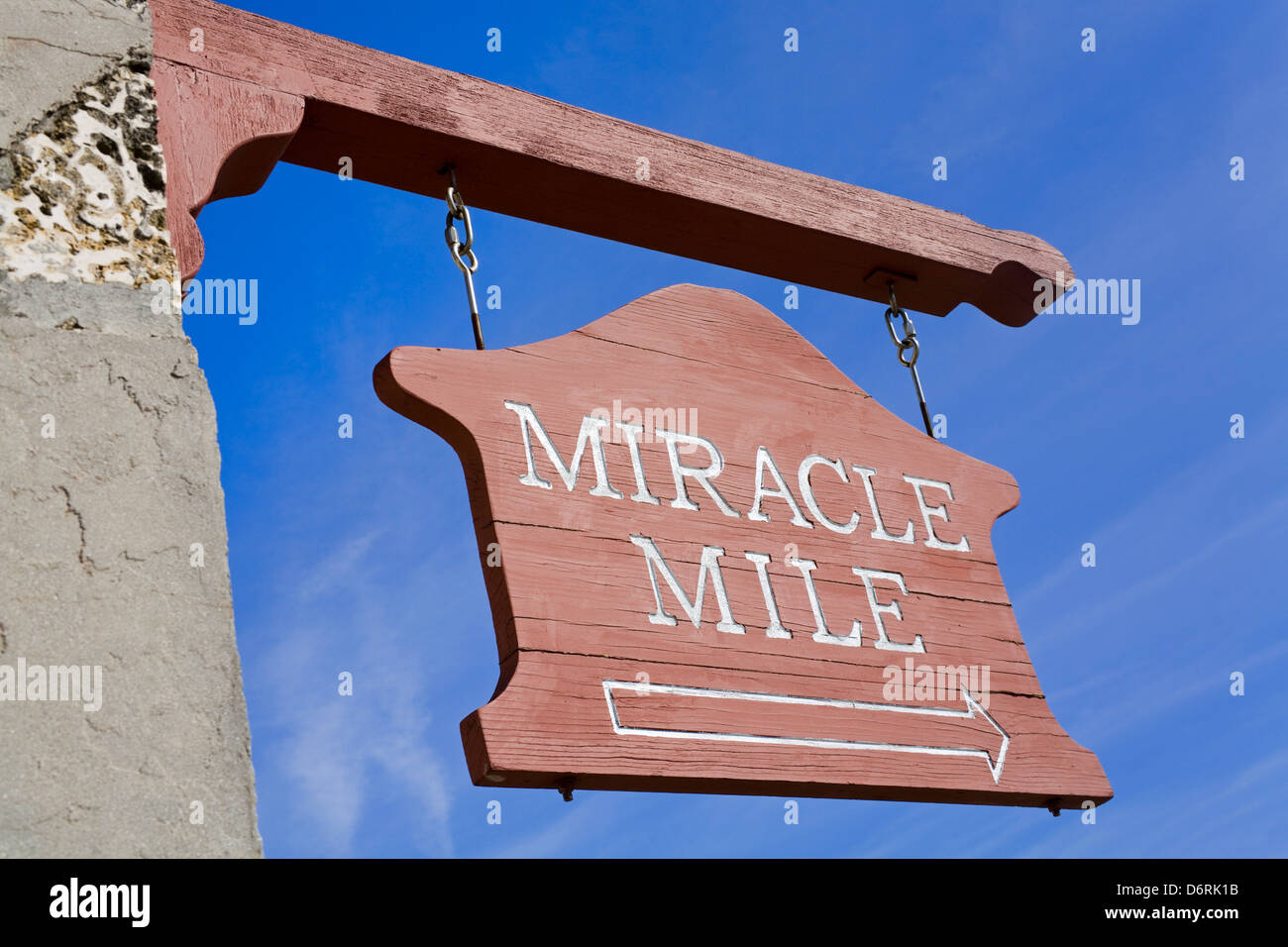 Miracle Mile sign in Coral Gables, Miami, Florida, USA Stock Photo - Alamy