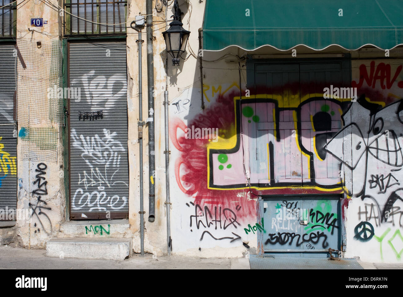 Graffiti greece hi-res stock photography and images - Alamy