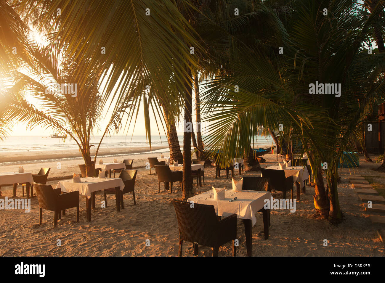 Nice restaurant tables hi-res stock photography and images - Alamy