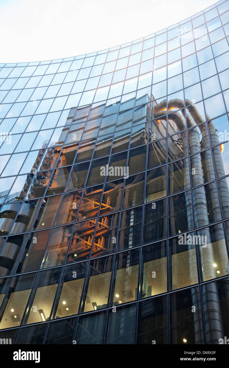 UK, London, City of London, Reflection of Lloyd's Building Stock Photo ...