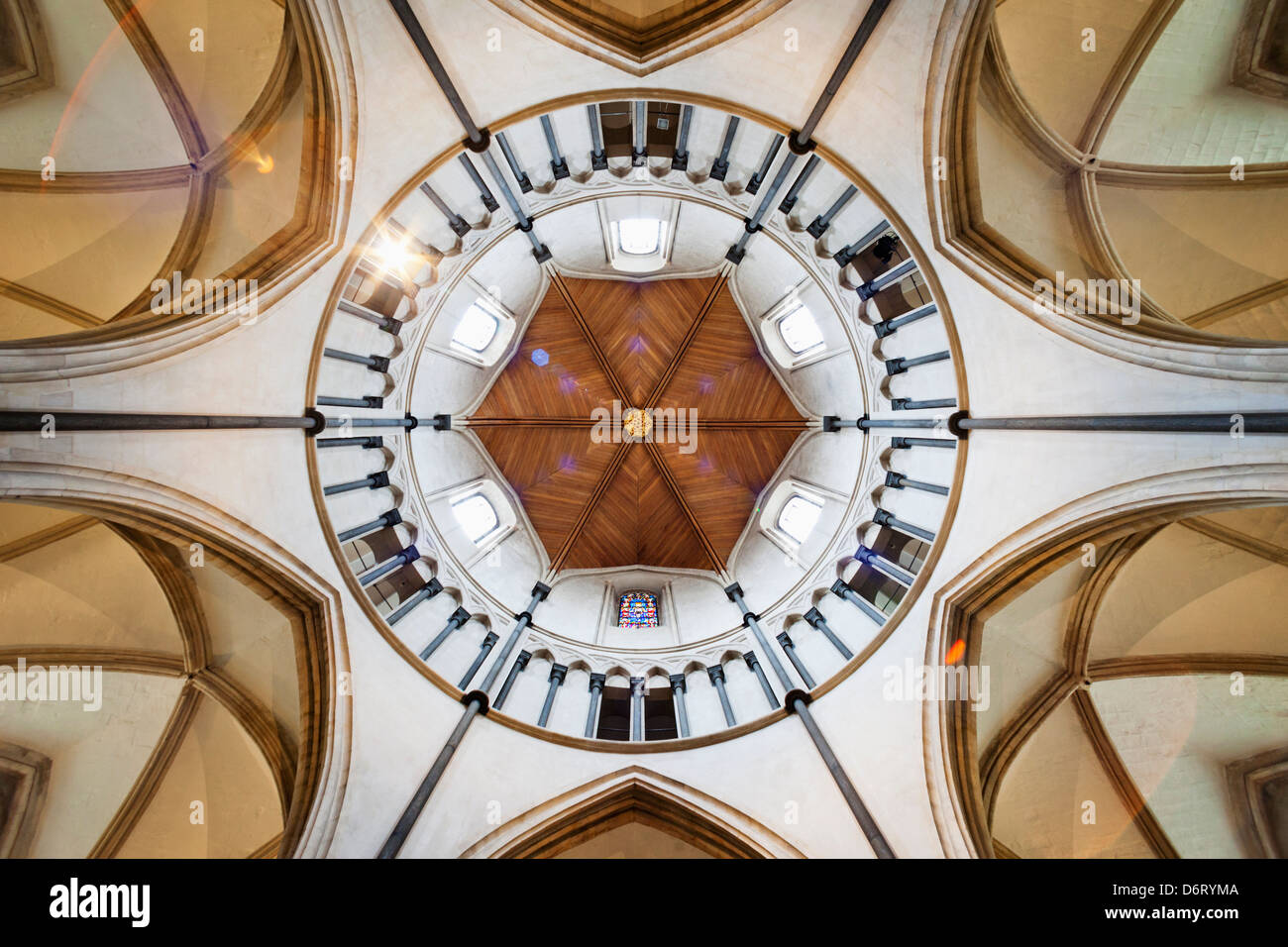 London temple church interior hi-res stock photography and images - Alamy