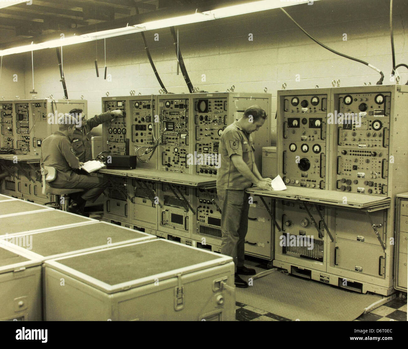 Convair/General Dynamics employed skilled personnel at its plants ...