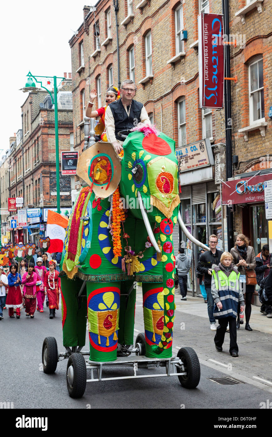 Bengali men london hi-res stock photography and images - Alamy