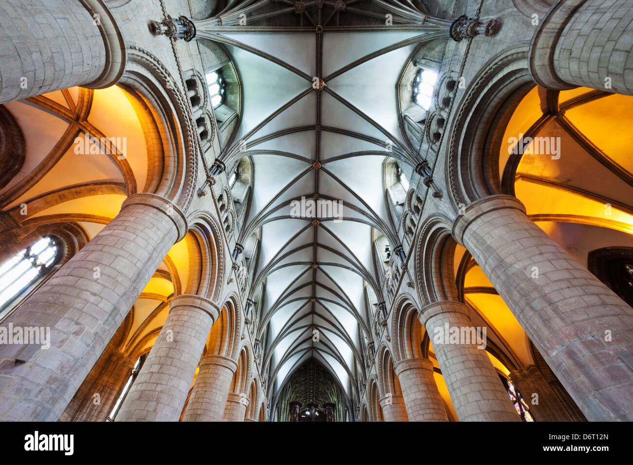 Gloucester cathedral nave hi-res stock photography and images - Alamy