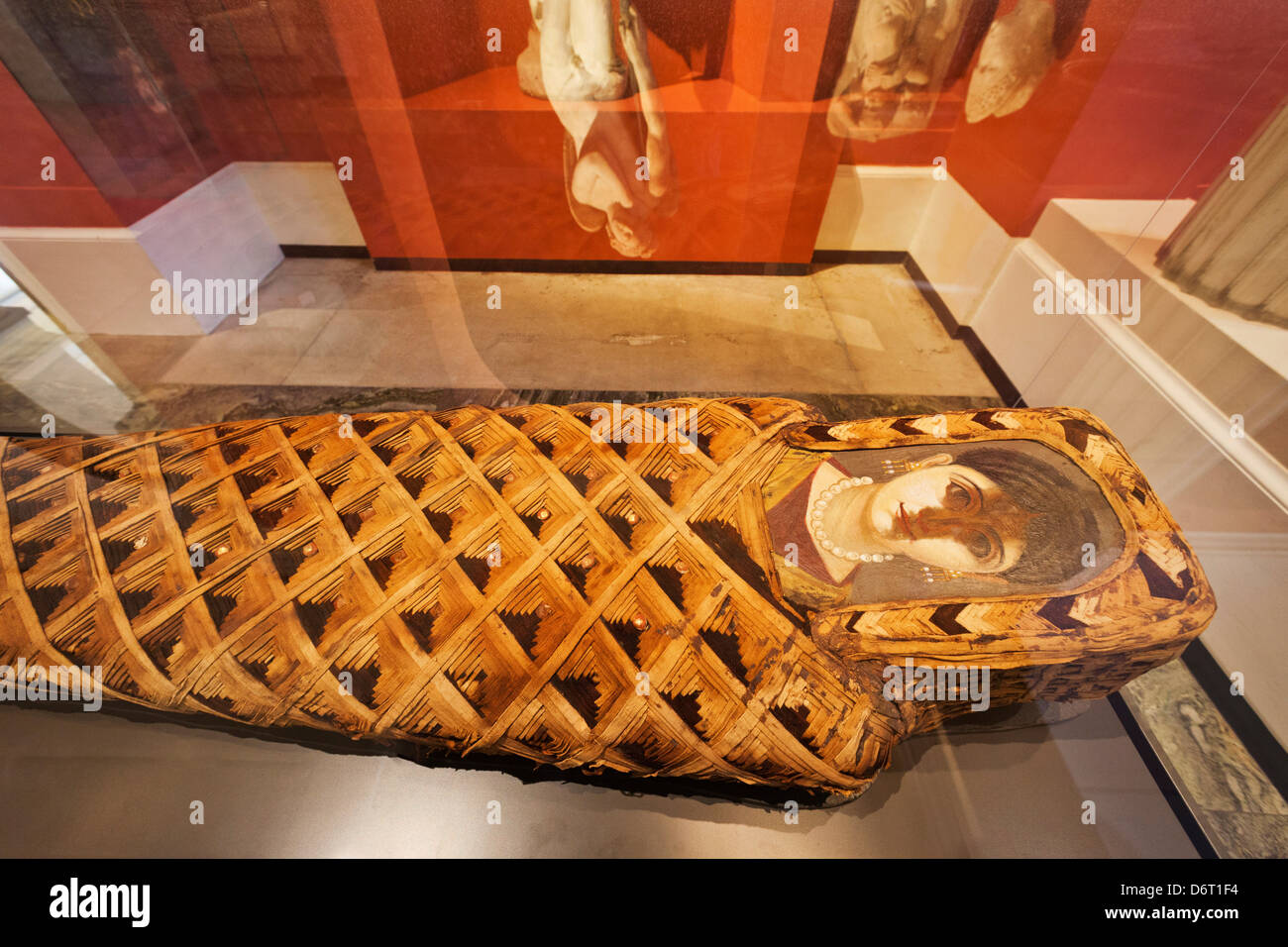 England, Oxfordshire, Oxford, Ashmolean Museum, Egyptian Mummy Exhibit ...