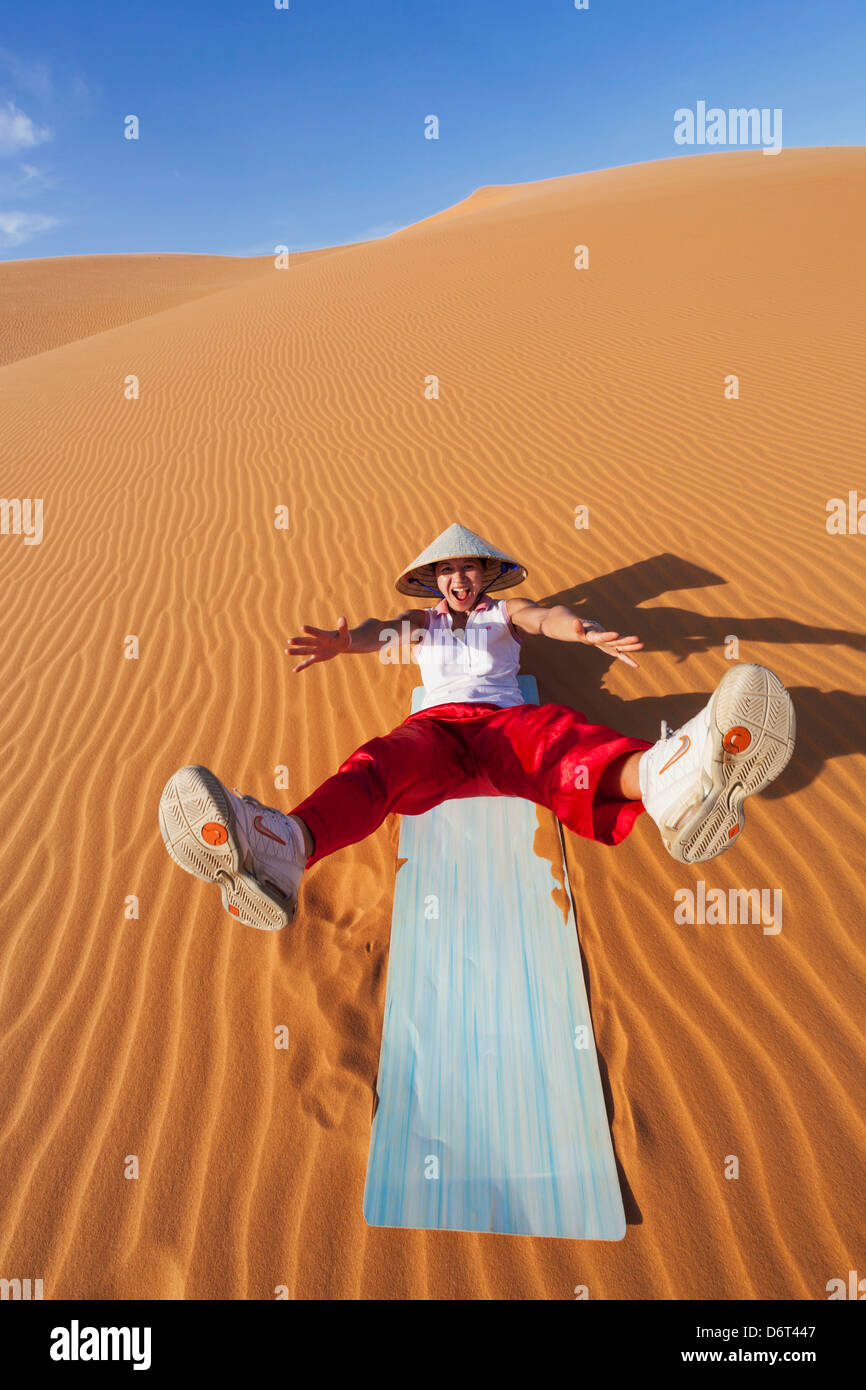 Desert dunes sliding hi-res stock photography and images - Alamy