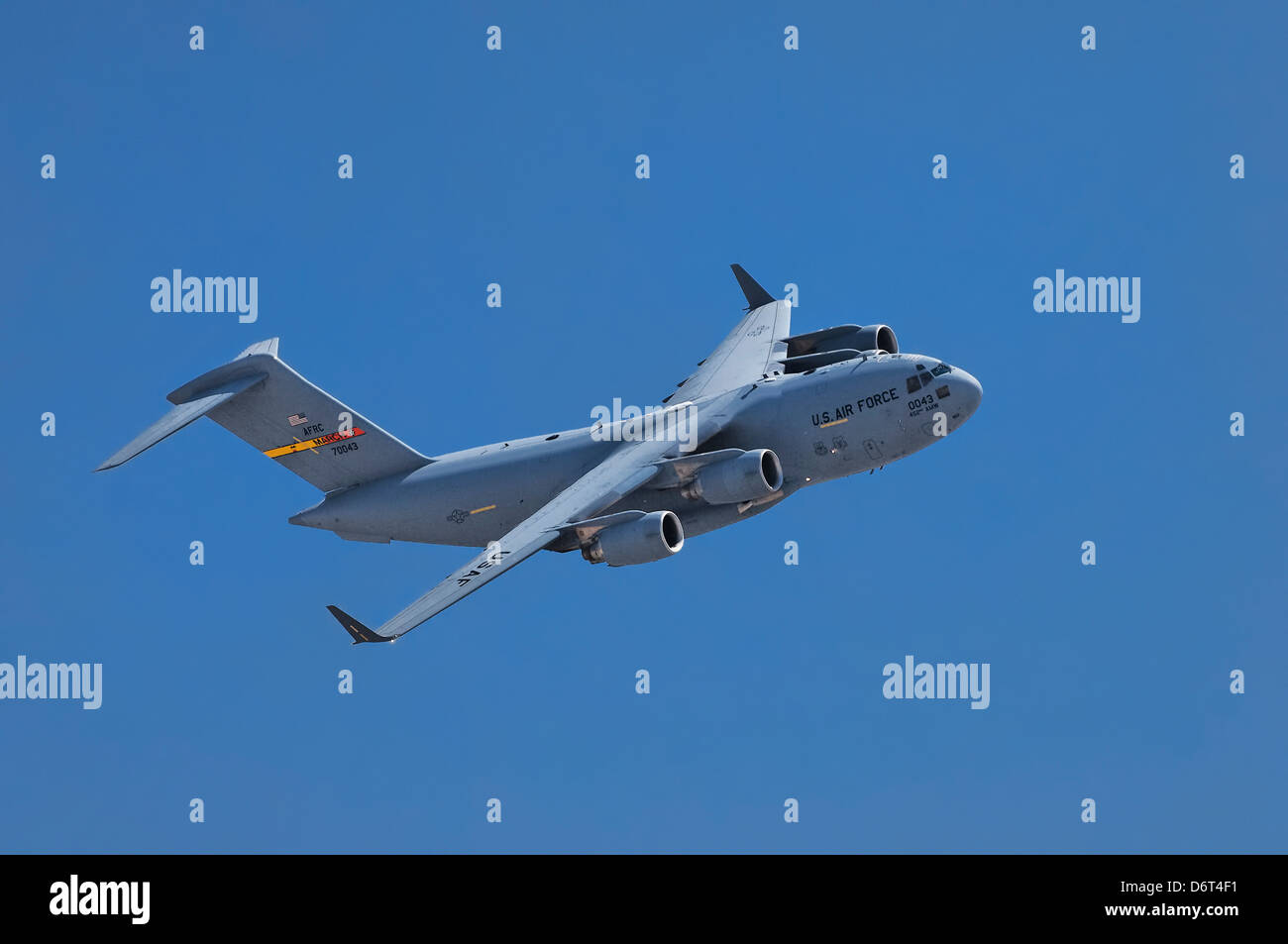 Boeing C-17 Globemaster III military airlift aircraft high-wing four ...