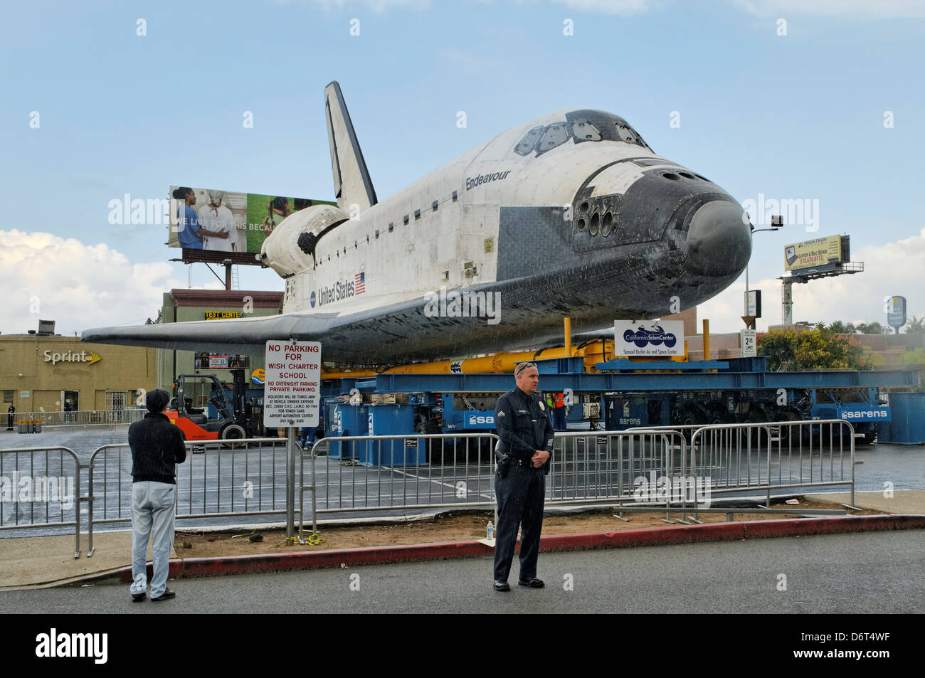 Shuttle endeavour la hi-res stock photography and images - Alamy
